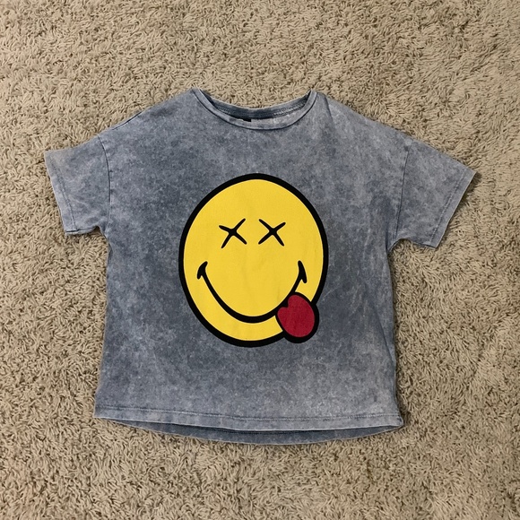 Zara | Shirts & Tops | Zara Smiley Tee | Poshmark